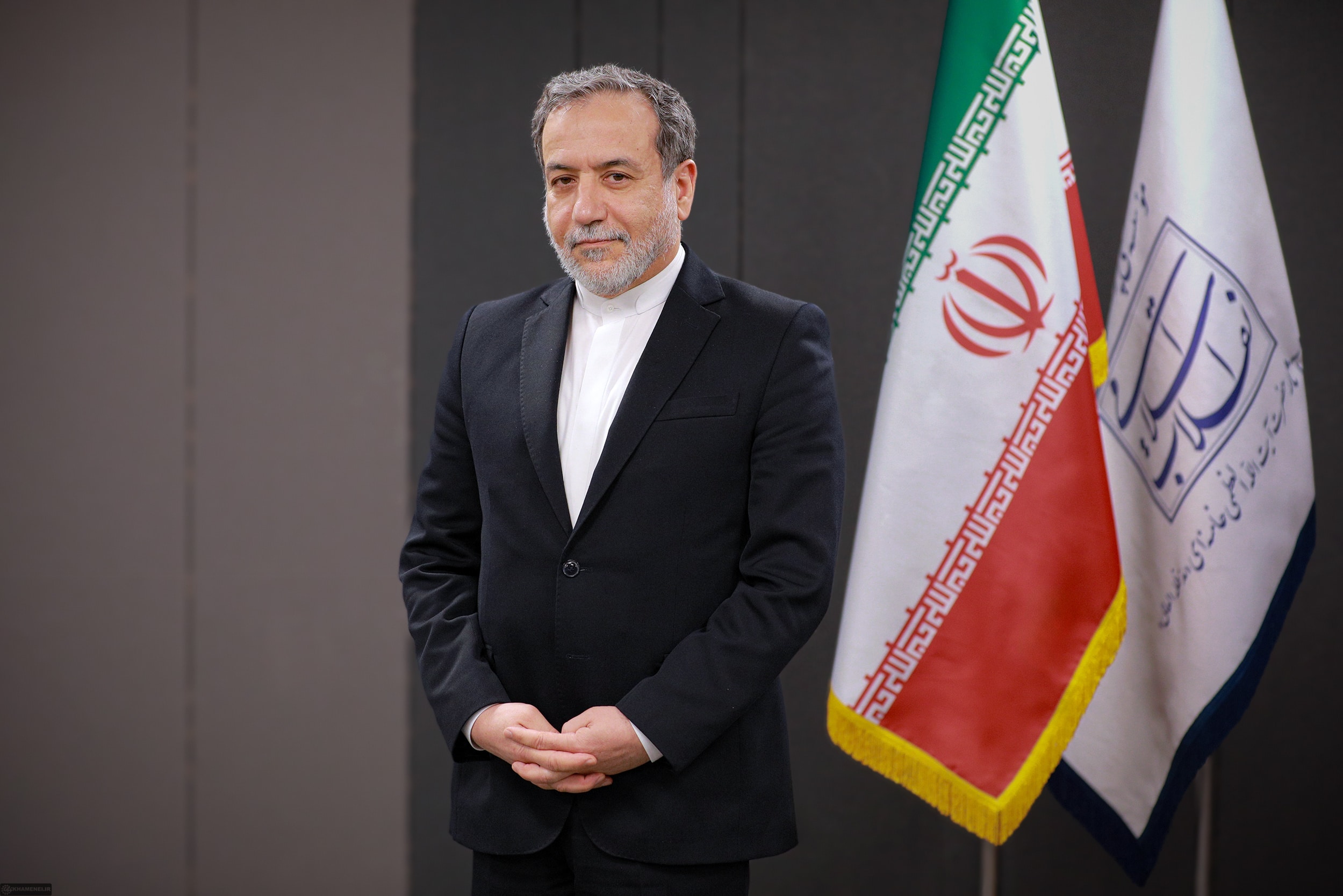 Irã, Araghchi: "Mais progresso em cinco reuniões com Witkoff do que em ...